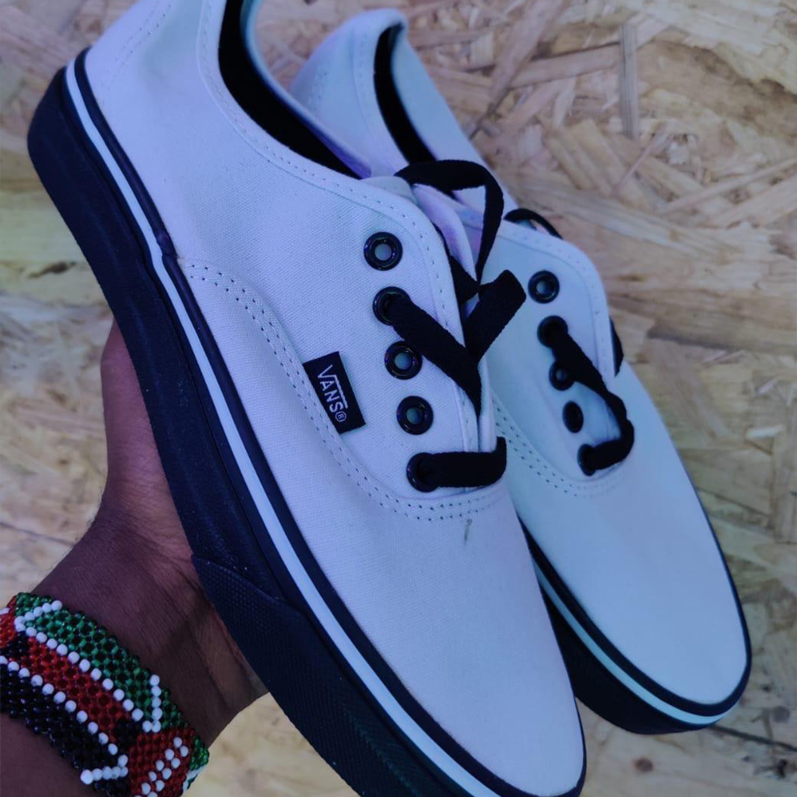 Vans White Canvas Sneakers – Shyne Store